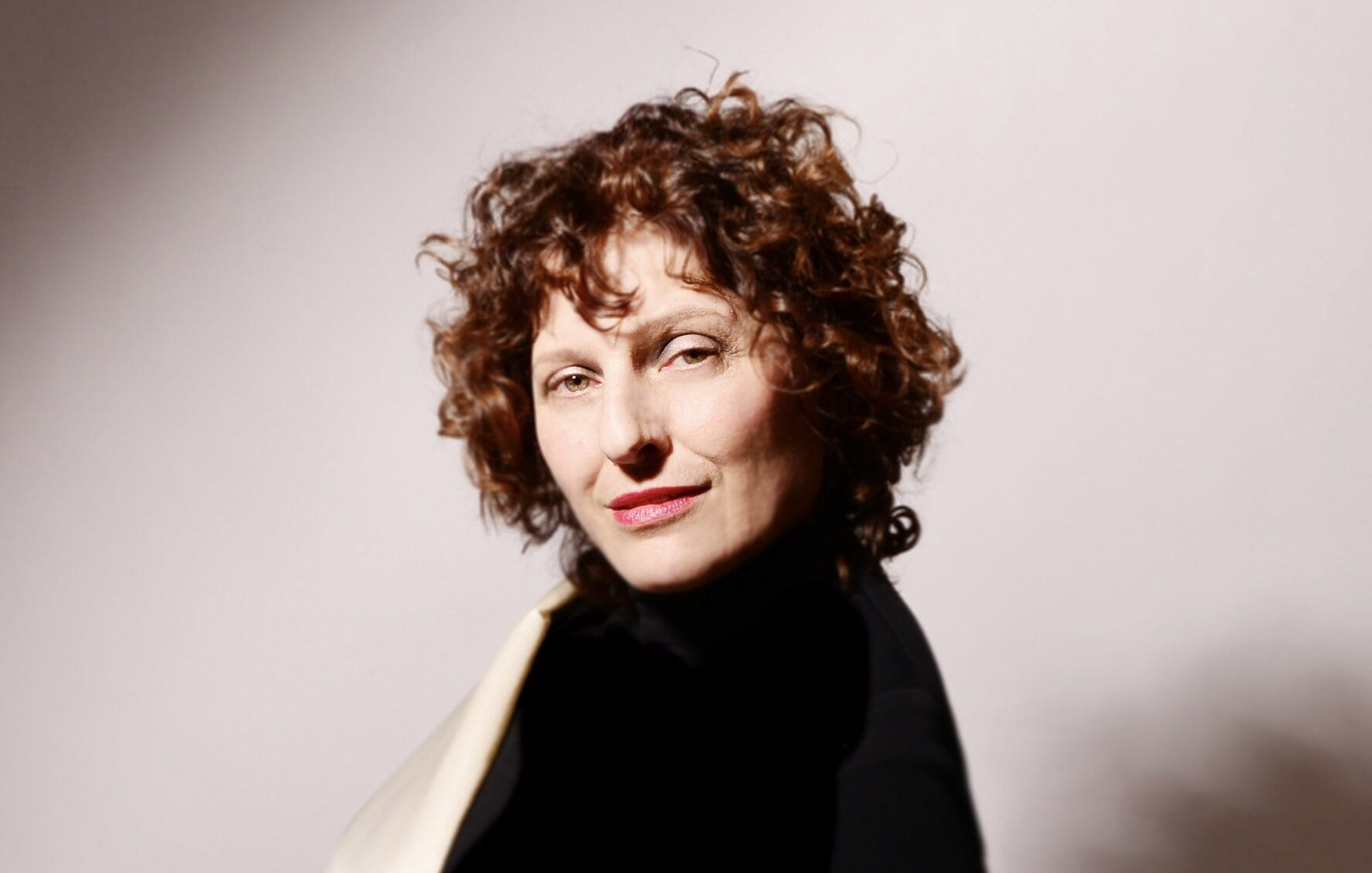 Jazz Chanteuse Kim Kalesti Talks Musical Influences, Career, and ...