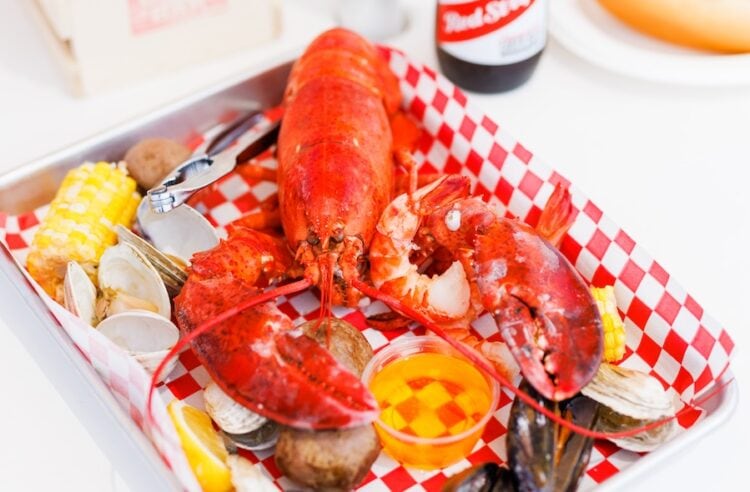 Kick Off Your Summer Right at The Clam Bar - Hamptons.com